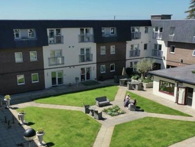 Willow Court, Clyne Common, 2 Bedroom Flat