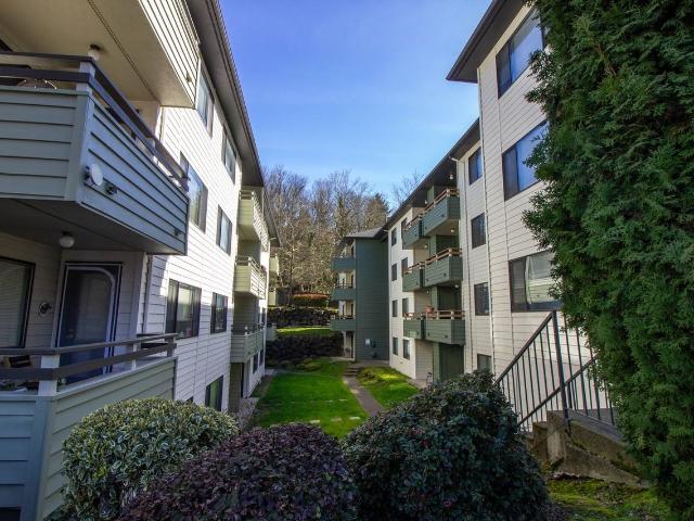 Willow Court Apartments 2 Bedroom Apartment for Rent at 6901 Delridge Way Sw, Seattle, WA 98106 High Point