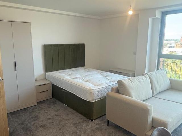 Willow Court, Ford Lane, Salford M6, Studio to rent, £950 pcm | PrimeLocation