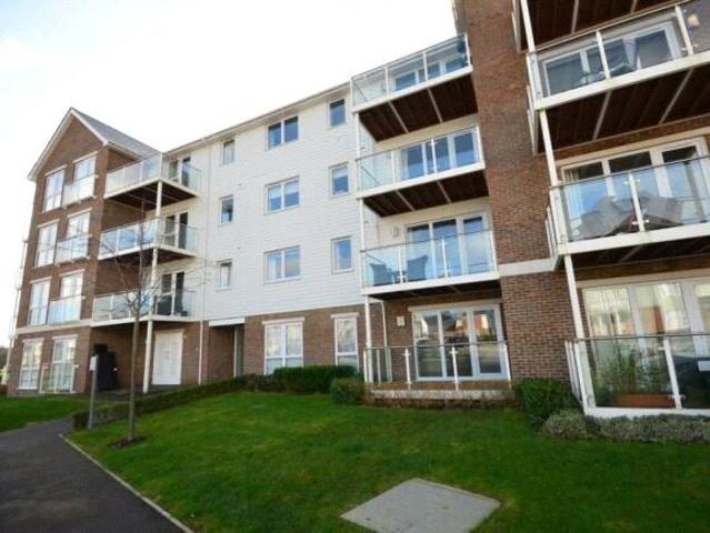 Willow Close, Snodland, Kent, ME6 2 bed apartment to rent £1,600 pcm £369 pw
