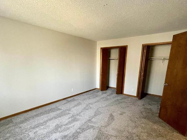 Willow Creek Apartments 2 Bedroom Apartment for Rent at 901 Roanoke Ct, Lincoln, NE 68510