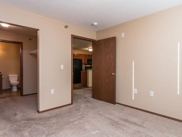 Willow Creek Townhomes and Apartments 2 Bedroom Apartment for Rent at 912 S Willow Creek Pl, Sioux Falls, SD 57106