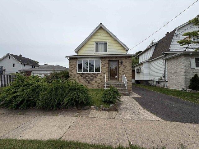 Willow Ave, Lyndhurst, Home For Sale