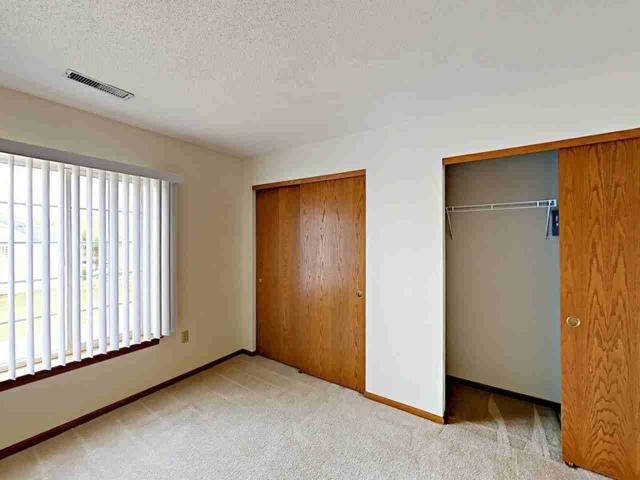 Willow Brook Greens 3 Bedroom Apartment for Rent at 17465 River Birch Dr, Brookfield, WI 53045