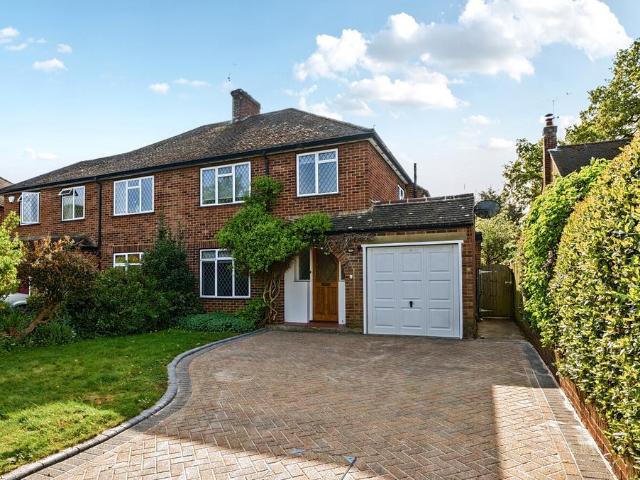 Willow Green, West End, Woking. 3 bed semi detached house to rent £2,350 pcm £542 pw