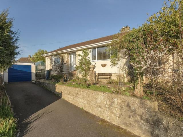 Willow Grove, Chippenham SN15, 3 bed detached bungalow to rent, £1,500 pcm | PrimeLocation