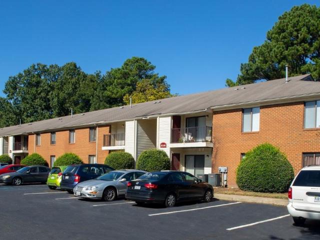 Willow Oaks Apartments 3 Bedroom Apartment for Rent at 200 Oak Leaf Ct, Chesapeake, VA 23320 Greenbrier West