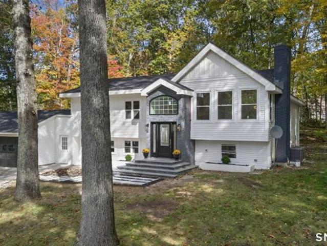 Willow Ln, East Lyme, Home For Sale