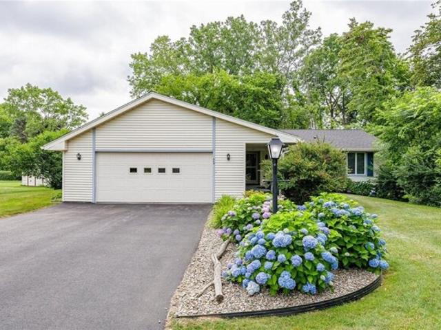 Willow Ln, Webster, Home For Sale