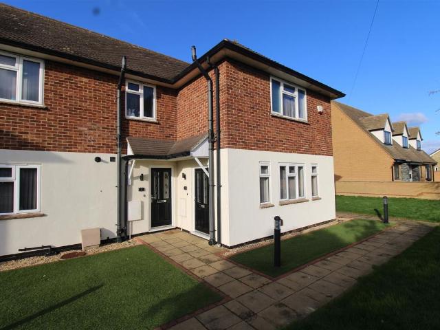 Willow Lodge, Stanground PE2, 2 bed flat to rent, £850 pcm | PrimeLocation