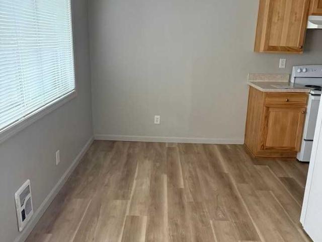 Willow Lake Apartments 2 Bedroom Apartment for Rent at 760 Plymouth Dr Ne, Keizer, OR 97303 Keizer