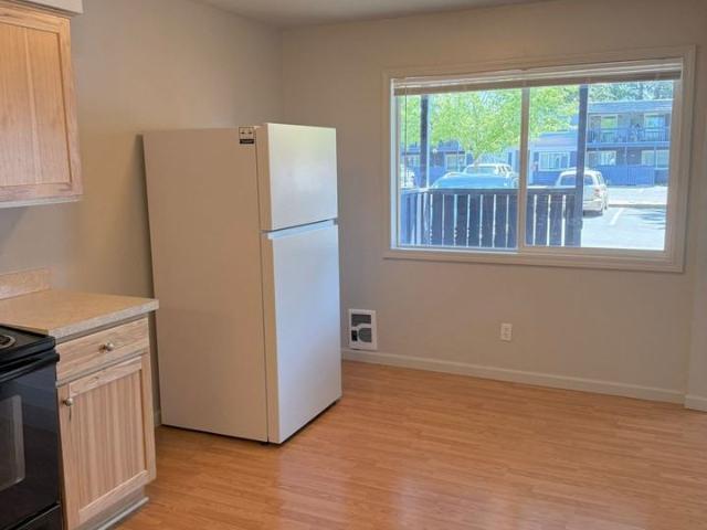 Willow Lake Apartments 2 Bedroom Apartment for Rent at 760 Plymouth Dr Ne, Keizer, OR 97303 Keizer