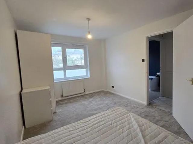 Willow Lane, London, SE18 5TQ, United Kingdom | Room for rent #138853341 | Rentberry