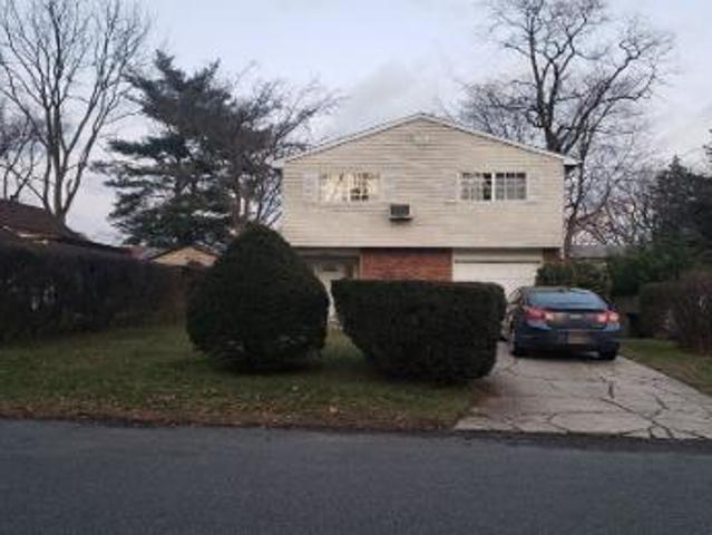Willow St