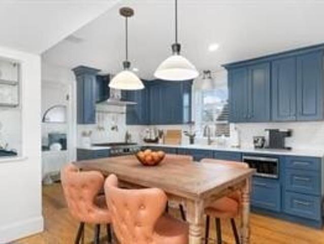 Willow St Apt,newport, Condo For Sale
