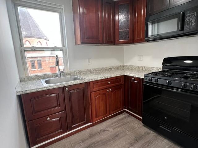 Willow st beautiful propertyready to tour now!