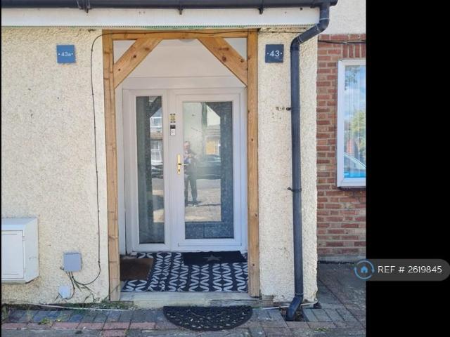 Willow St, Romford, RM7 3 bed terraced house to rent £2,050 pcm £473 pw