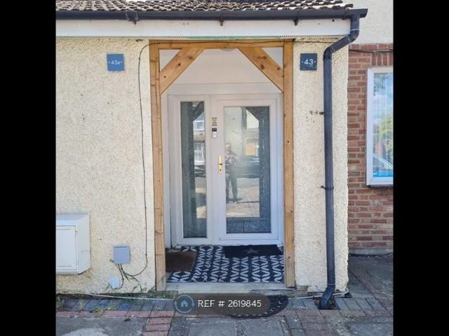 Willow St, Romford RM7, 3 bed terraced house to rent, £2,050 pcm | PrimeLocation
