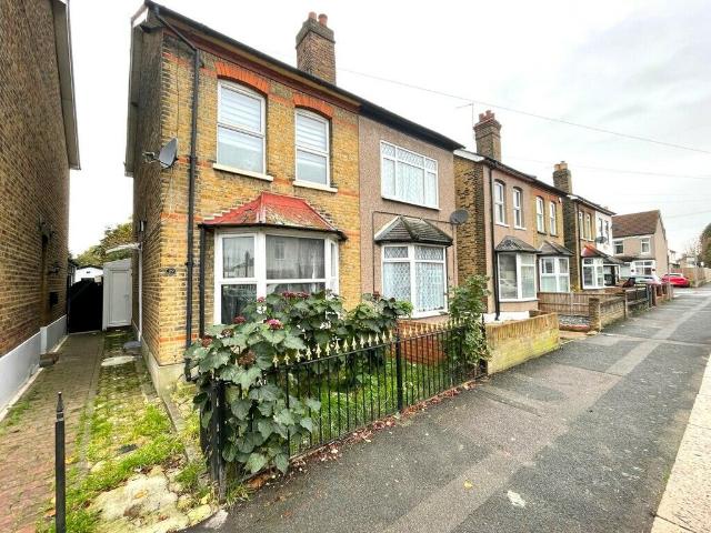 Willow Street, Romford RM7, 2 bed semi detached house to rent, £1,900 pcm | PrimeLocation