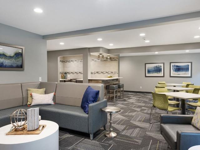 Willow Pond 2 Bedroom Apartment for Rent at 11751 W River Hills Dr, Burnsville, MN 55337
