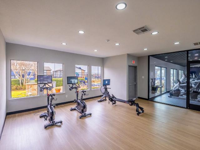 Willow Park 1 Bedroom Apartment for Rent at 4310 W Northgate Dr, Irving, TX 75062