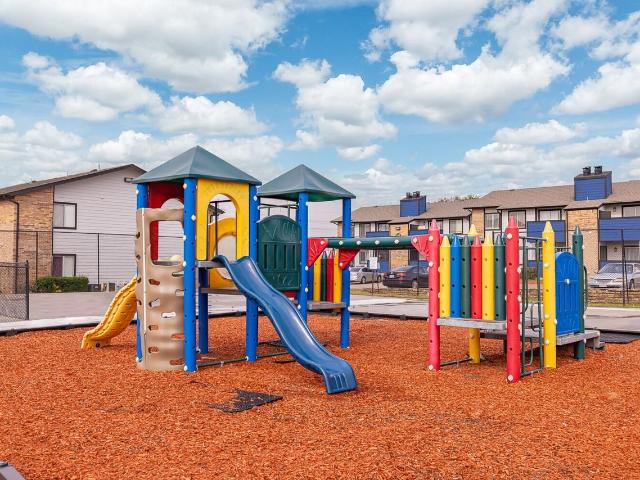Willow Park 2 Bedroom Apartment for Rent at 4310 W Northgate Dr, Irving, TX 75062