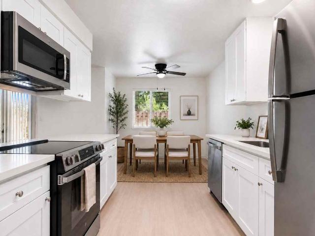Willow Park 2 Bedroom Apartment for Rent at 805 Ne Kane Dr, Gresham, OR 97030 Powell Valley