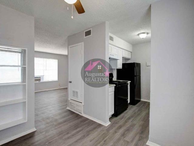 Willow Park Apartments 1 Bedroom Apartment for Rent at 2410 N Willis St, Abilene, TX 79603 Sears Park Area