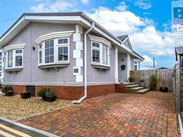 Willow Park, Mancot, 2 Bedroom Retirement