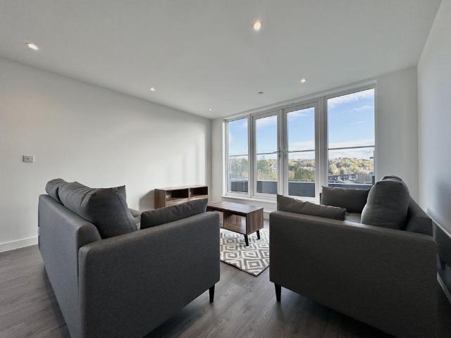 Willow Road, Burley, Leeds, West. 3 bed penthouse to rent £1,700 pcm £392 pw