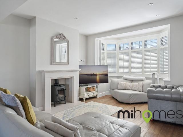 Willow Road, Enfield EN1, 4 bed property to rent, £3,100 pcm | PrimeLocation