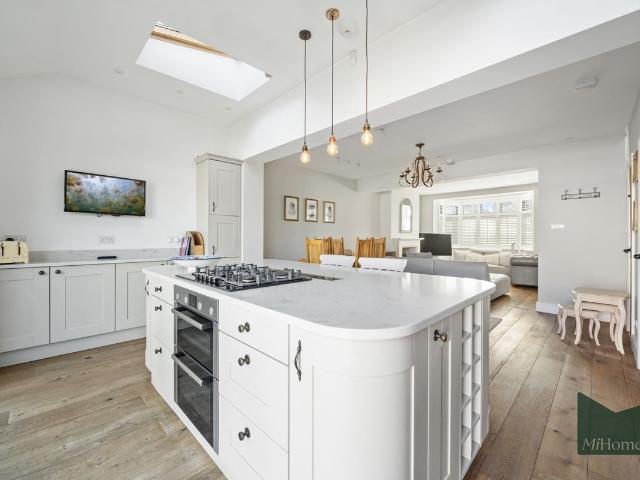 Willow Road, Enfield EN1, 4 bed semi detached house to rent, £3,100 pcm | PrimeLocation