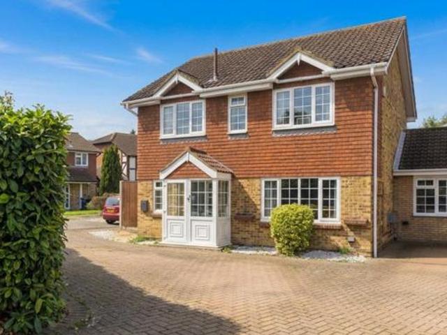 Willow Road, Larkfield, 5 Bedroom Detached