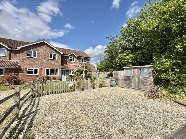 Willow Road, Liss, Hampshire, GU33 4 bed semi detached house to rent £2,250 pcm £519 pw