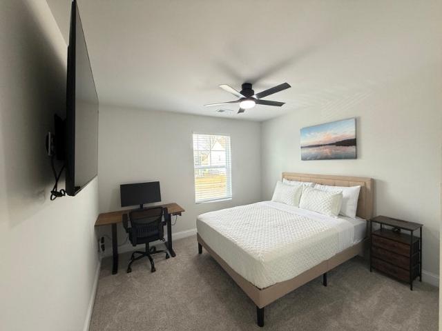 Willow Room $_Furnished Bedroom_Utilities Include