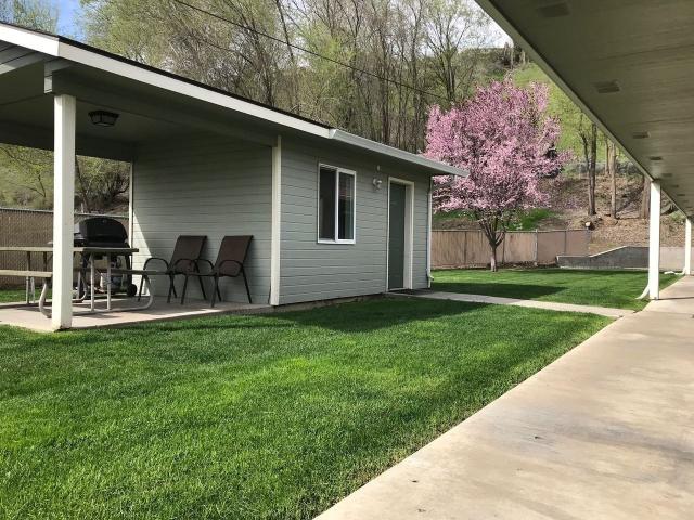 Willow Ridge 1 Bedroom Apartment for Rent at 406 S 5th St, Selah, WA 98942