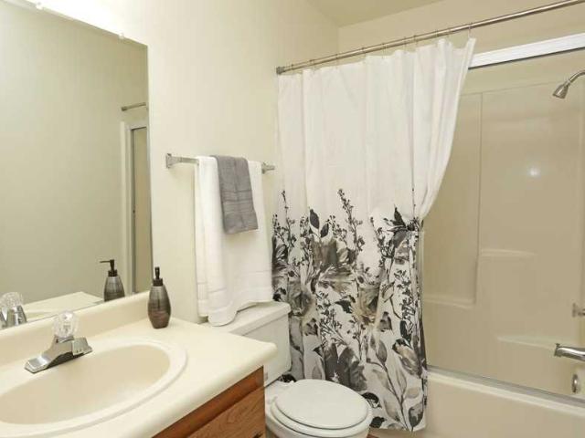 Willow Ridge Apartment Homes 2 Bedroom Apartment for Rent at 2800 2800 2810 Willow Ave, Clovis, CA 93612