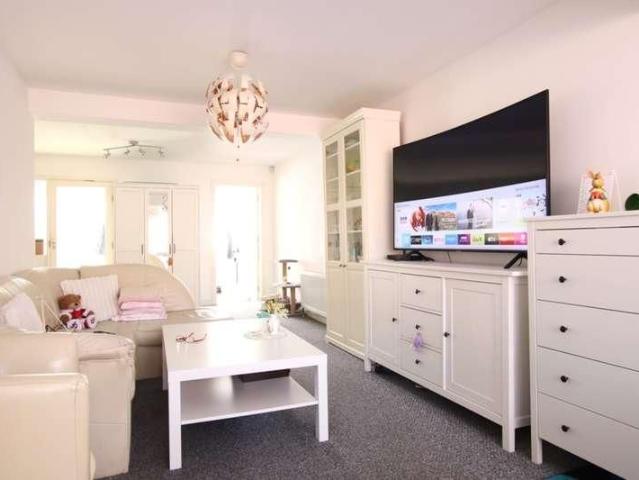 Willow Wood Crescent, London, SE25