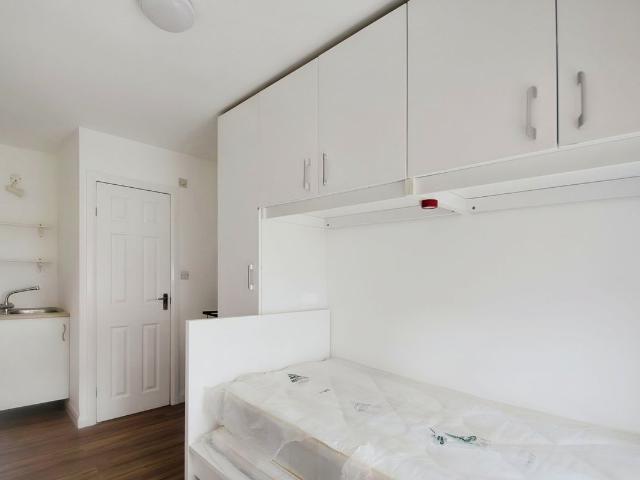 Willow Tree Close, Hayes UB4, Room to rent, £525 pcm | PrimeLocation