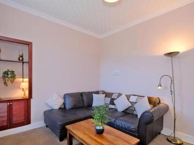 Willowbank Road, Nd Floor Left, 1 Bedroom Flat