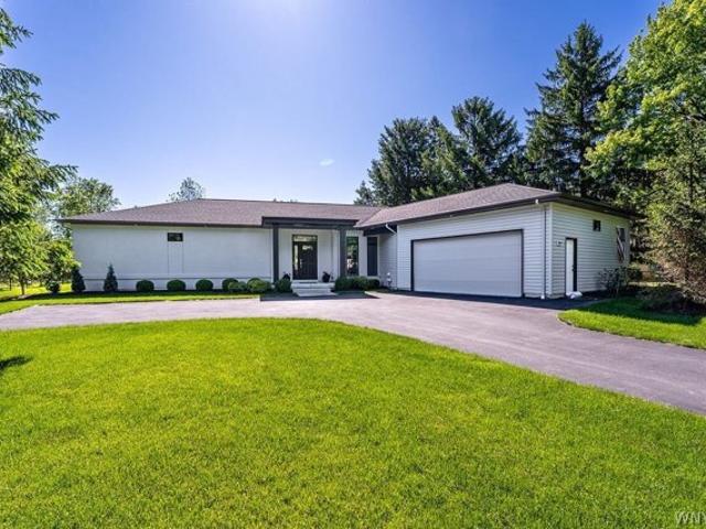 Willowbrook Dr W, Clarence, Home For Sale