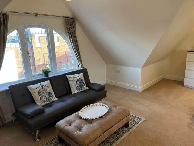 Willowbrook, Great George, Godalming, GU7