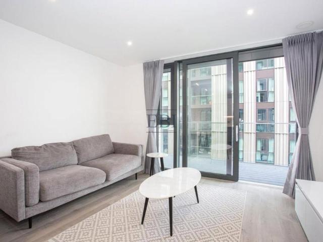 Willowbrook House, Coster Avenue. 2 bed apartment to rent £3,100 pcm £715 pw