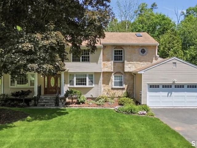 Willowbrook Rd, West Hartford, Home For Sale