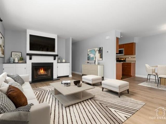 Willowcreek Ct Unit,clarendon Hills, Condo For Sale