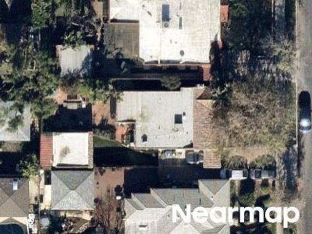 Willowcrest Ave