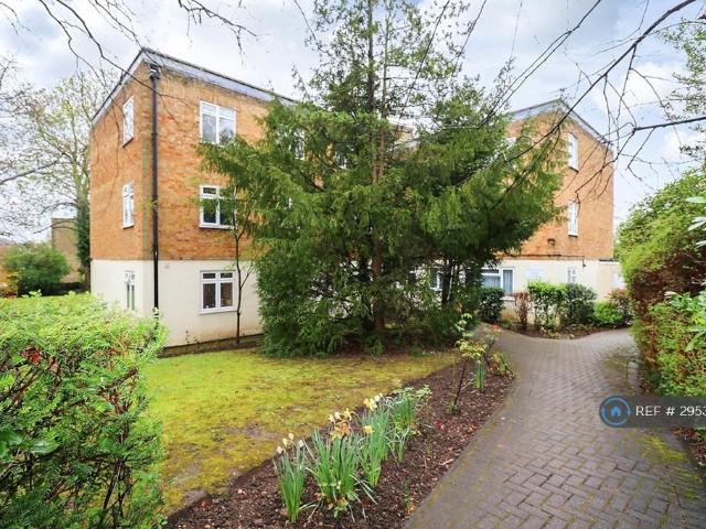 Willowmead Close, Ealing, W5 3 bed flat to rent £2,660 pcm £614 pw