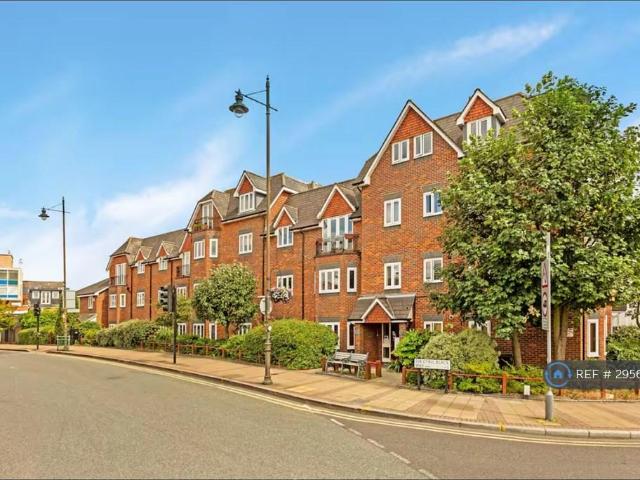 Willows Court, London, SW19 2 bed flat to rent £2,500 pcm £577 pw