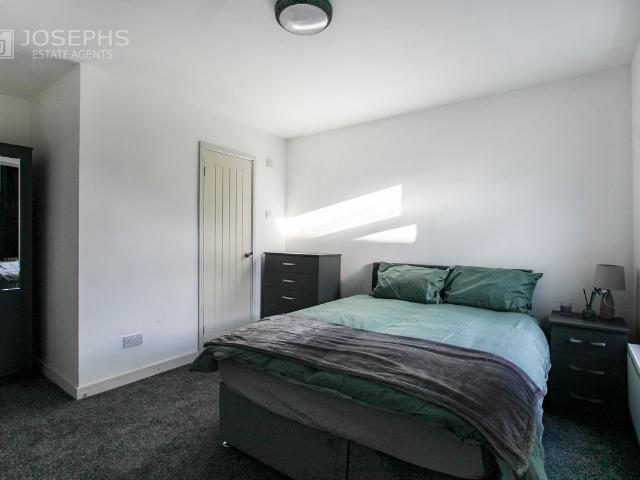 Willows Lane, Bolton BL3, Room to rent, £550 pcm | PrimeLocation