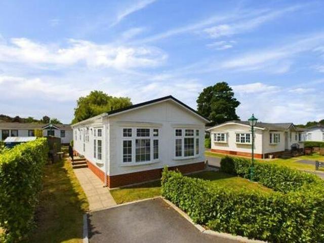 Willows Riverside Park, Centre Road, Windsor, 2 Bedroom Park